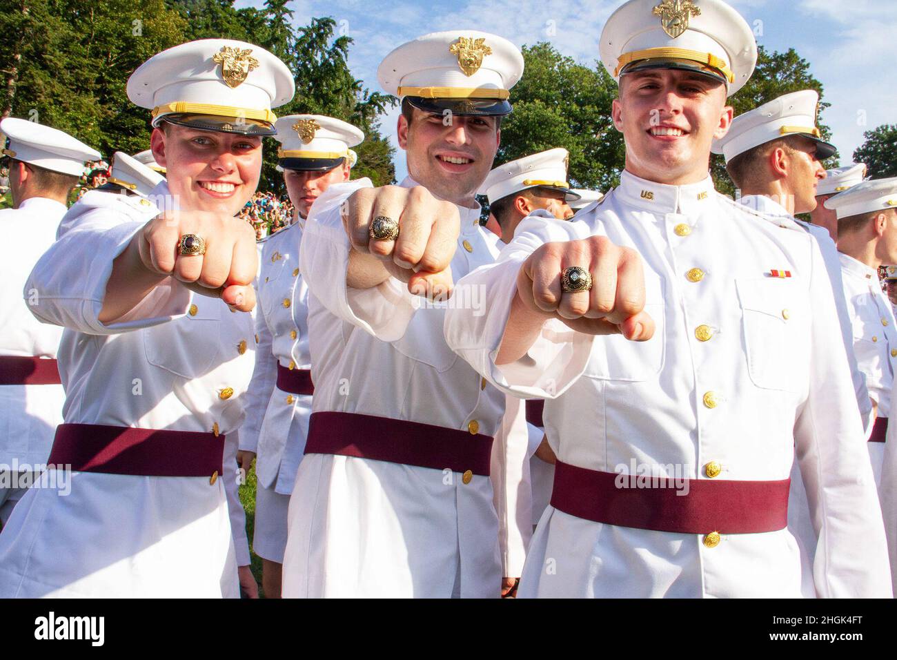 Members of the U.S. Military Academy Class of 2022 enthusiastically ...