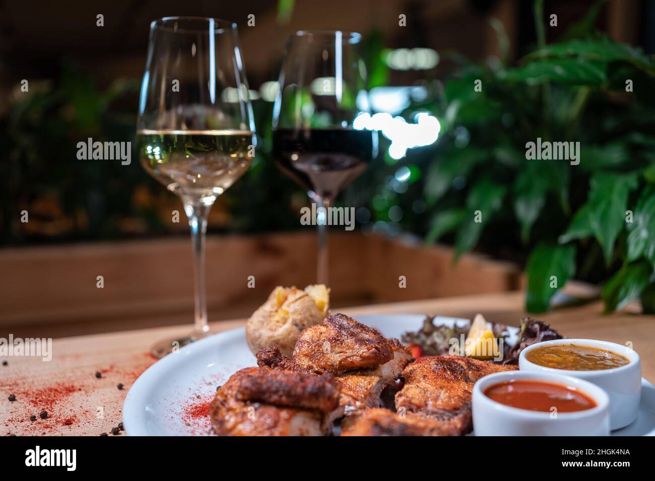 Chicken tapaka hi-res stock photography and images - Alamy