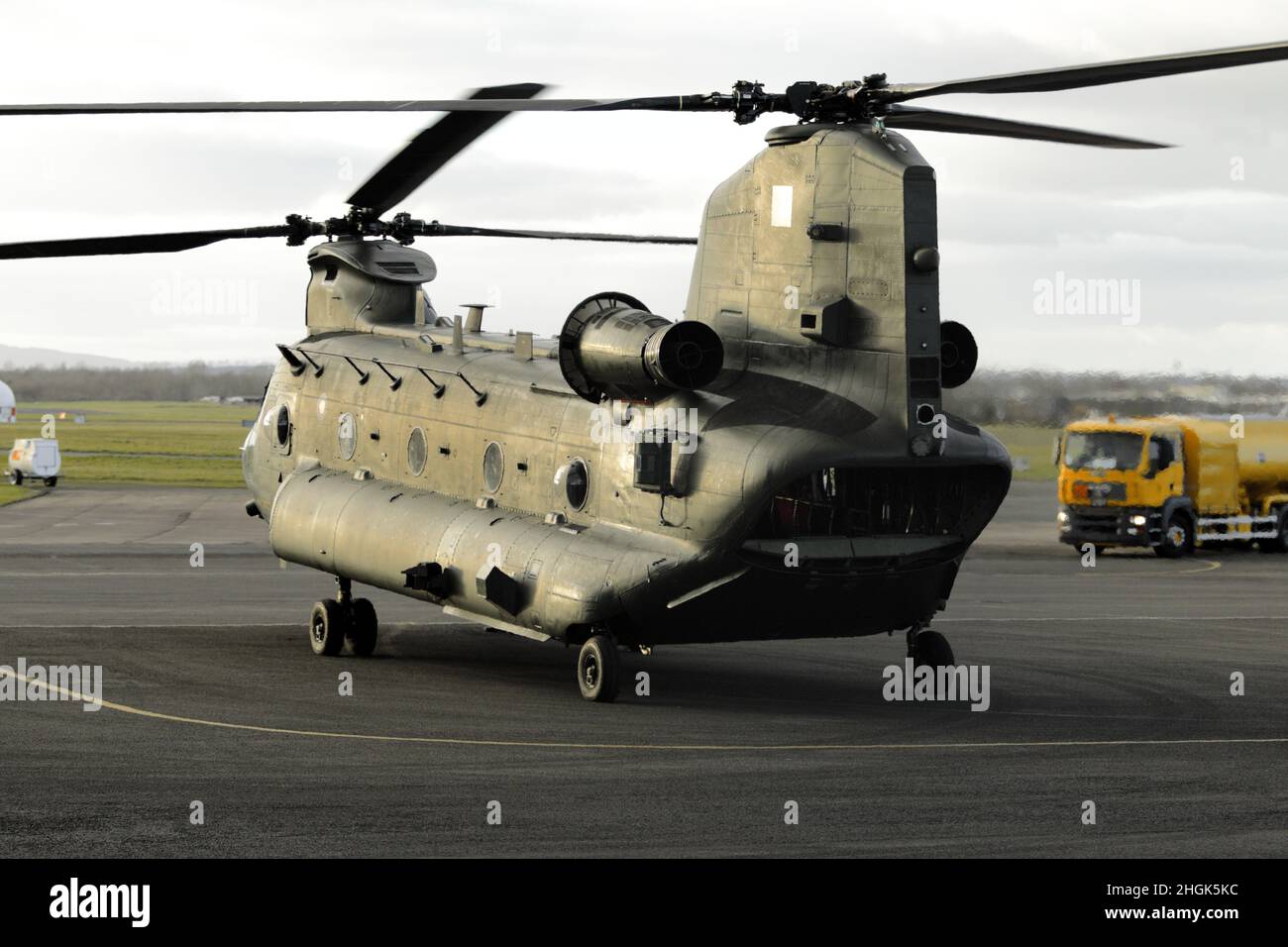 Chinook low level training hi-res stock photography and images - Alamy