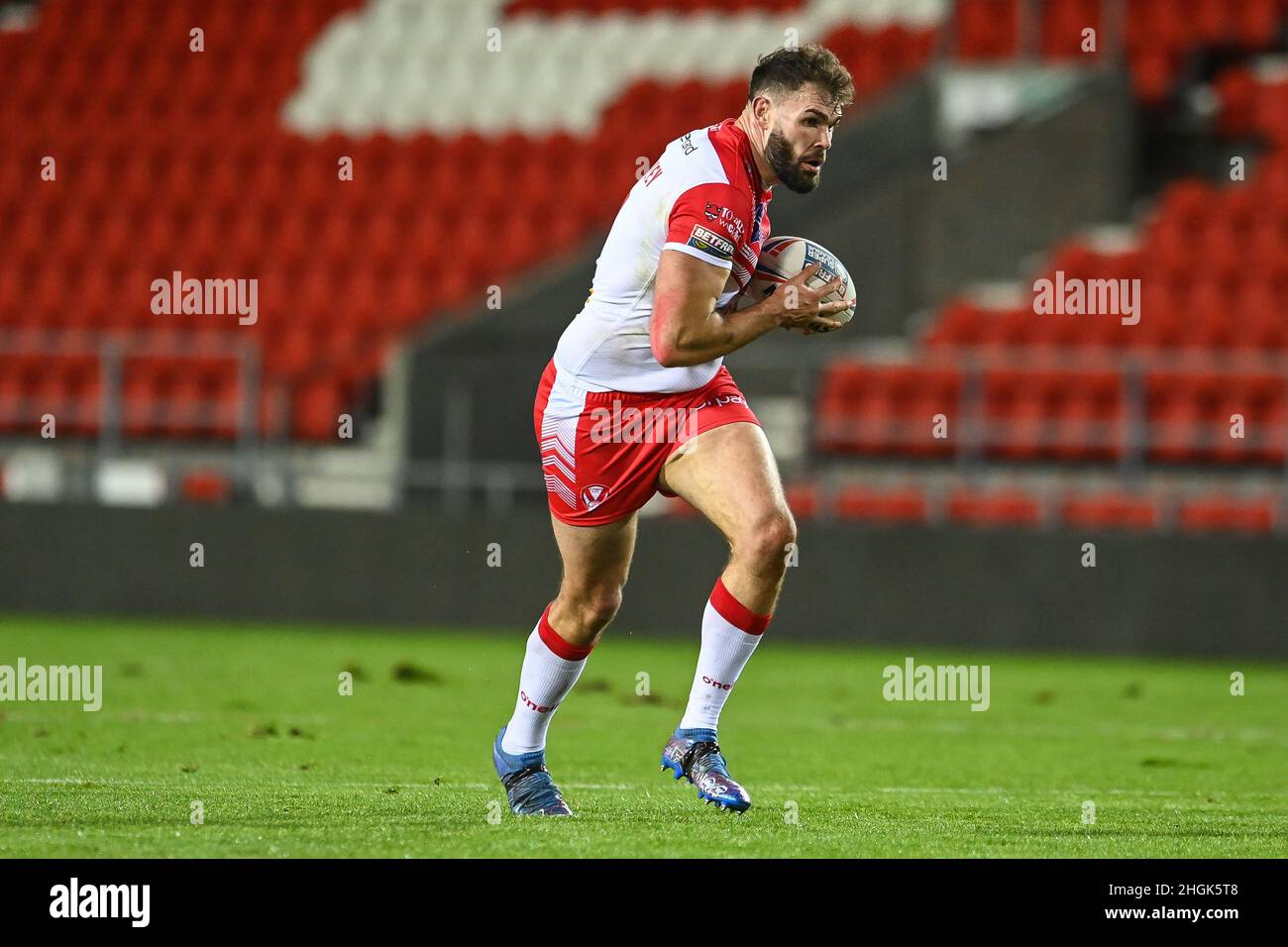 Alex Walmsley (8) of St Helens in action Stock Photo - Alamy