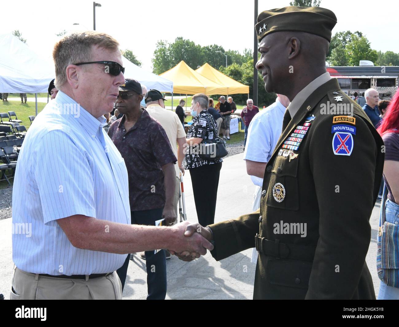 Maj. Gen. Milford H. Beagle Jr., 10th Mountain Division (LI) and Fort ...