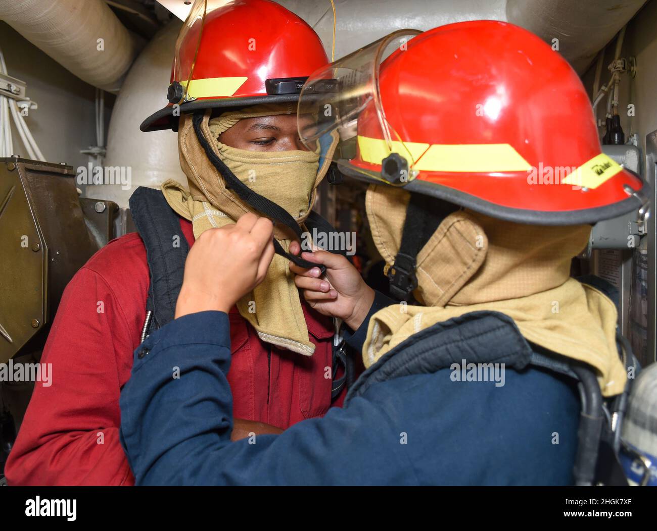 210828-N-UP745-1234 ATLANTIC OCEAN (Aug. 28, 2021) Damage Controlman ...