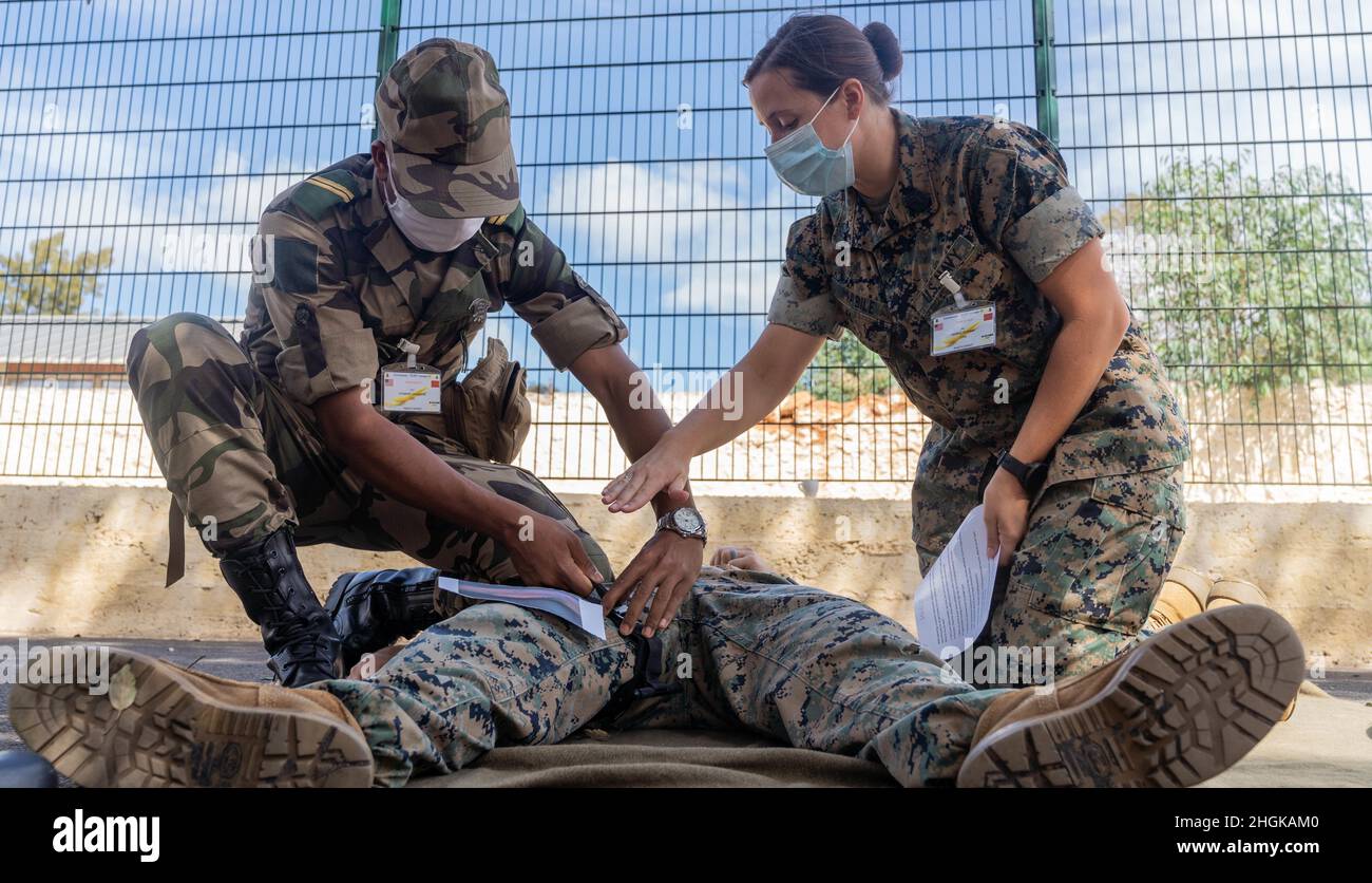 U s navy tactical action officer hi-res stock photography and images ...