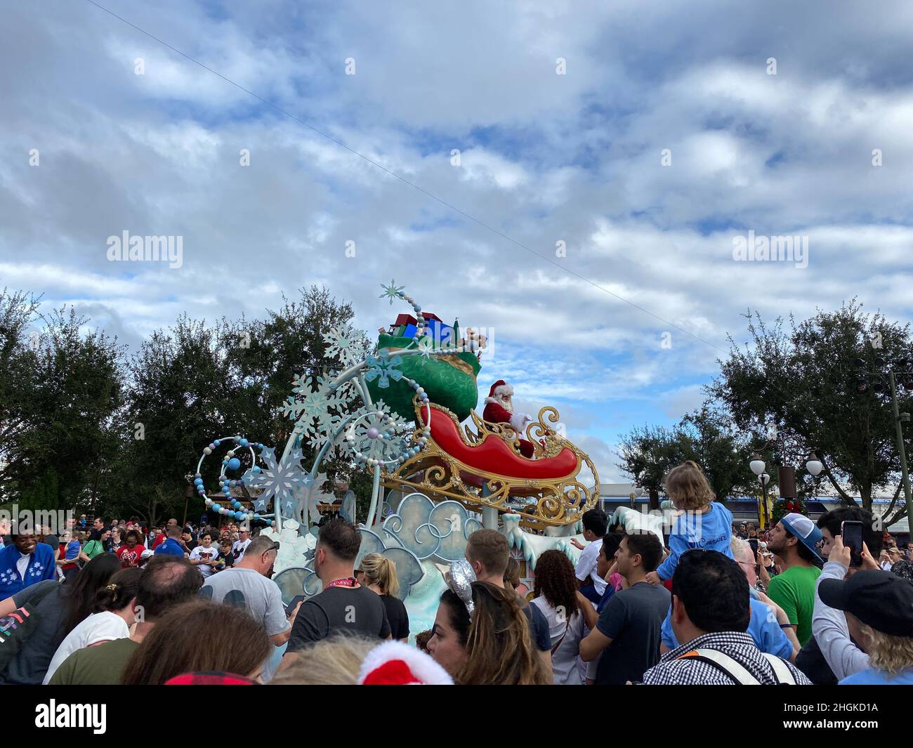 Disney world christmas parade hi-res stock photography and images - Alamy