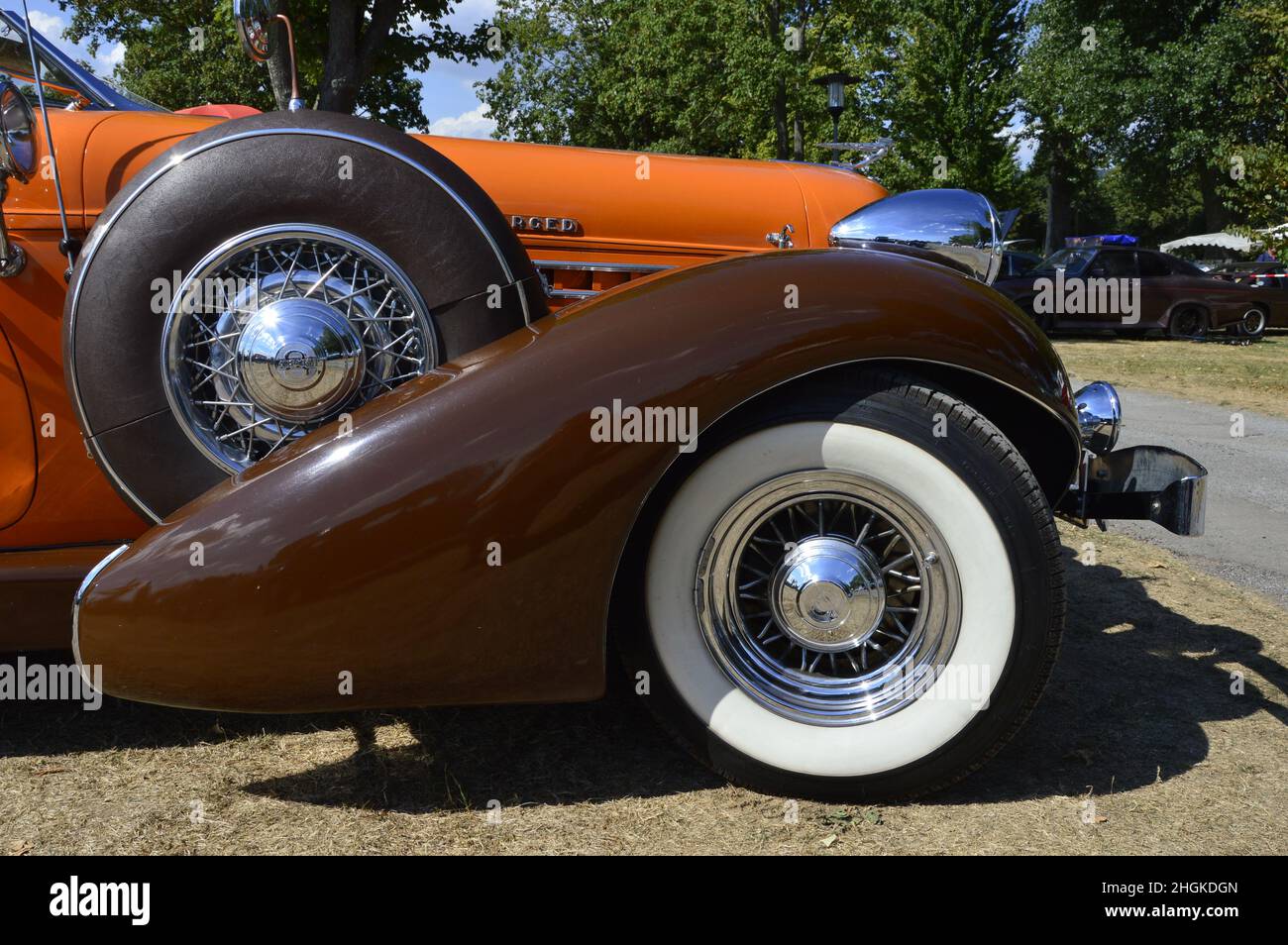 White wall tyres hi-res stock photography and images - Alamy