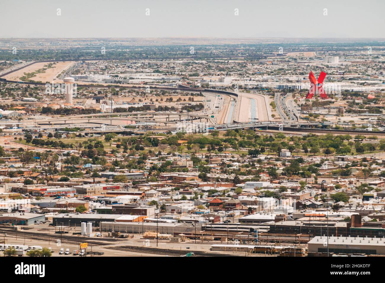 the US-Mexico border carves a line between El Paso, TX and Ciudad ...