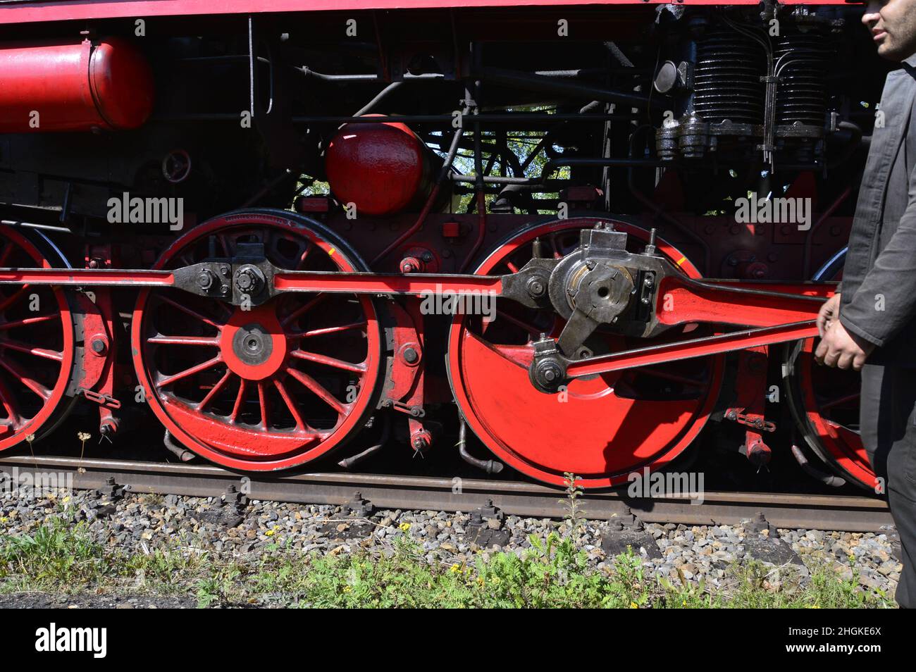 Maintenance work on a steam locomotive 528038 Stock Photo - Alamy