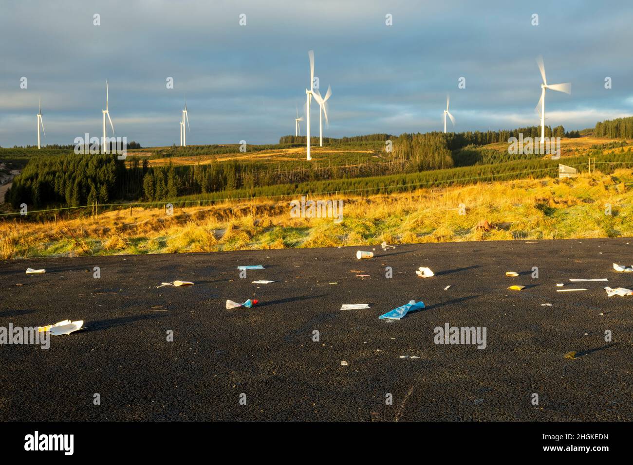 Litter mountain hi-res stock photography and images - Alamy