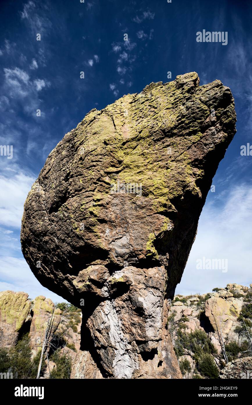 Balancing rock landscape hi-res stock photography and images - Alamy