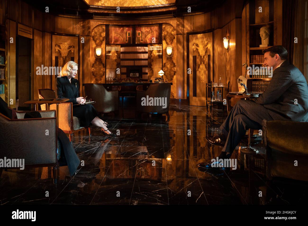 Nightmare alley cate blanchett hi-res stock photography and images - Alamy