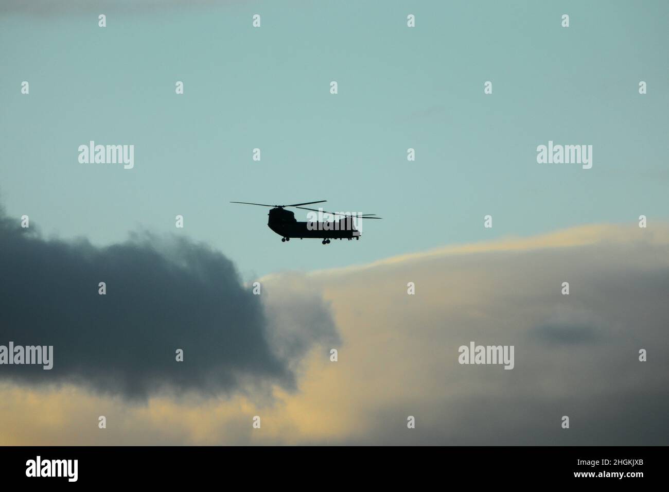 ROYAL AIR FORCE CHINOOK OVER GLOUCESTERSHIRE AIRPORT Stock Photo - Alamy