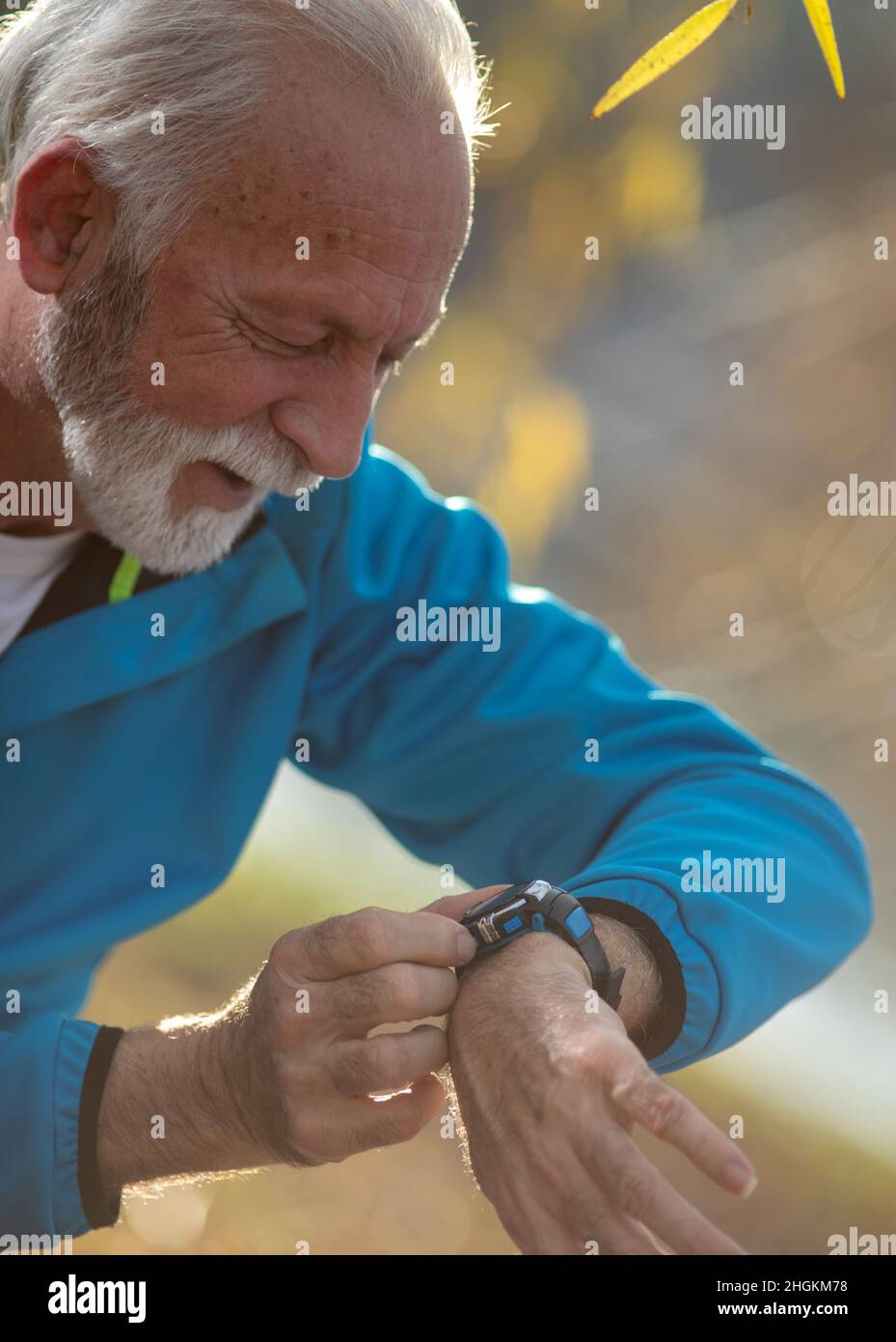 Elderly man in tracksuit hi-res stock photography and images - Alamy