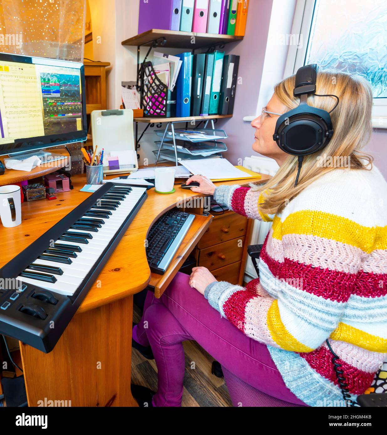 Woman singer,guitarist,piano,synthersizer keyboardist,and housewife ...