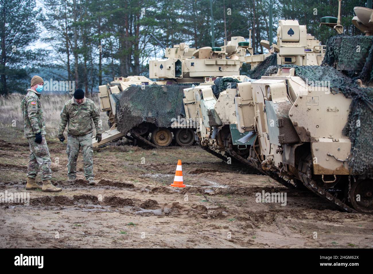 From left, Lt. Col. Kenneth Selby, commander of the 2nd Battalion, 34th ...