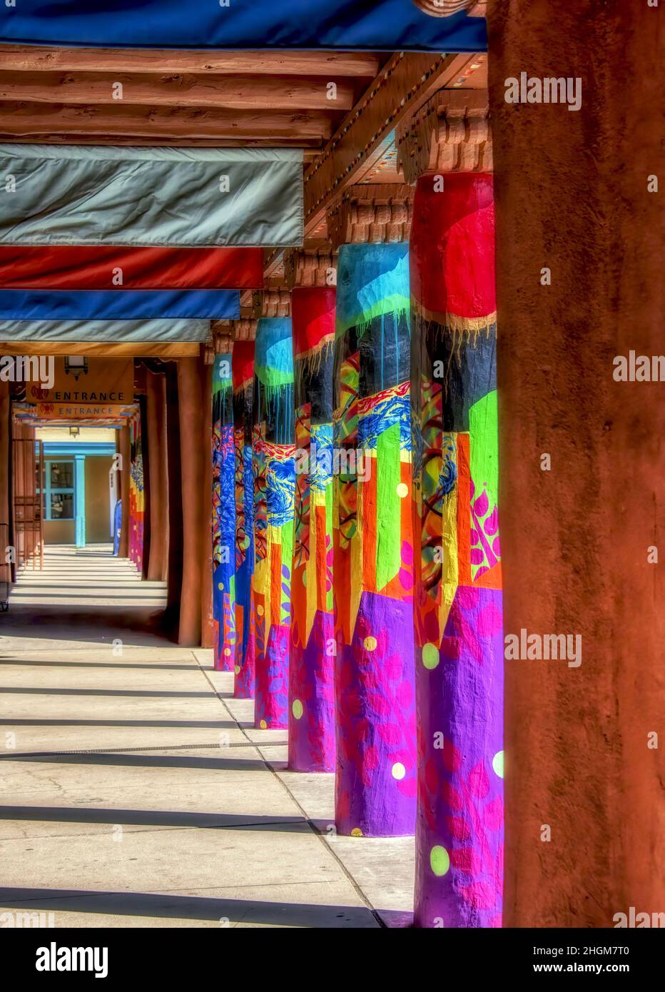 Colorful Street in Native American Shopping Area in Albuquerque Stock ...