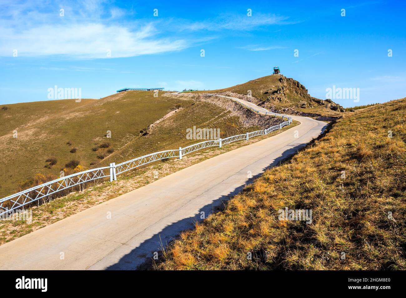 Outdoor curved pathway hi-res stock photography and images - Alamy