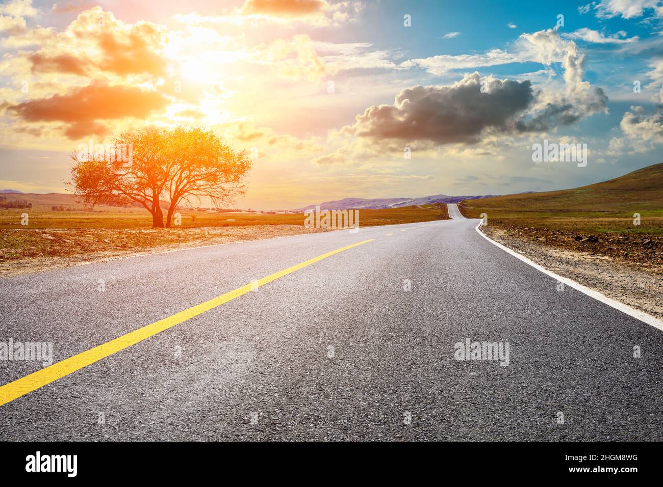 Empty asphalt road and beautiful cloud landscape at sunset.road and sky ...