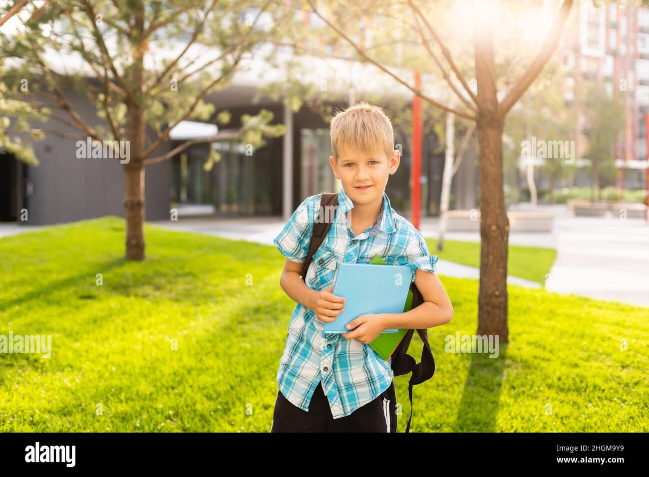 A little boy go to school in semester start day Stock Photo - Alamy
