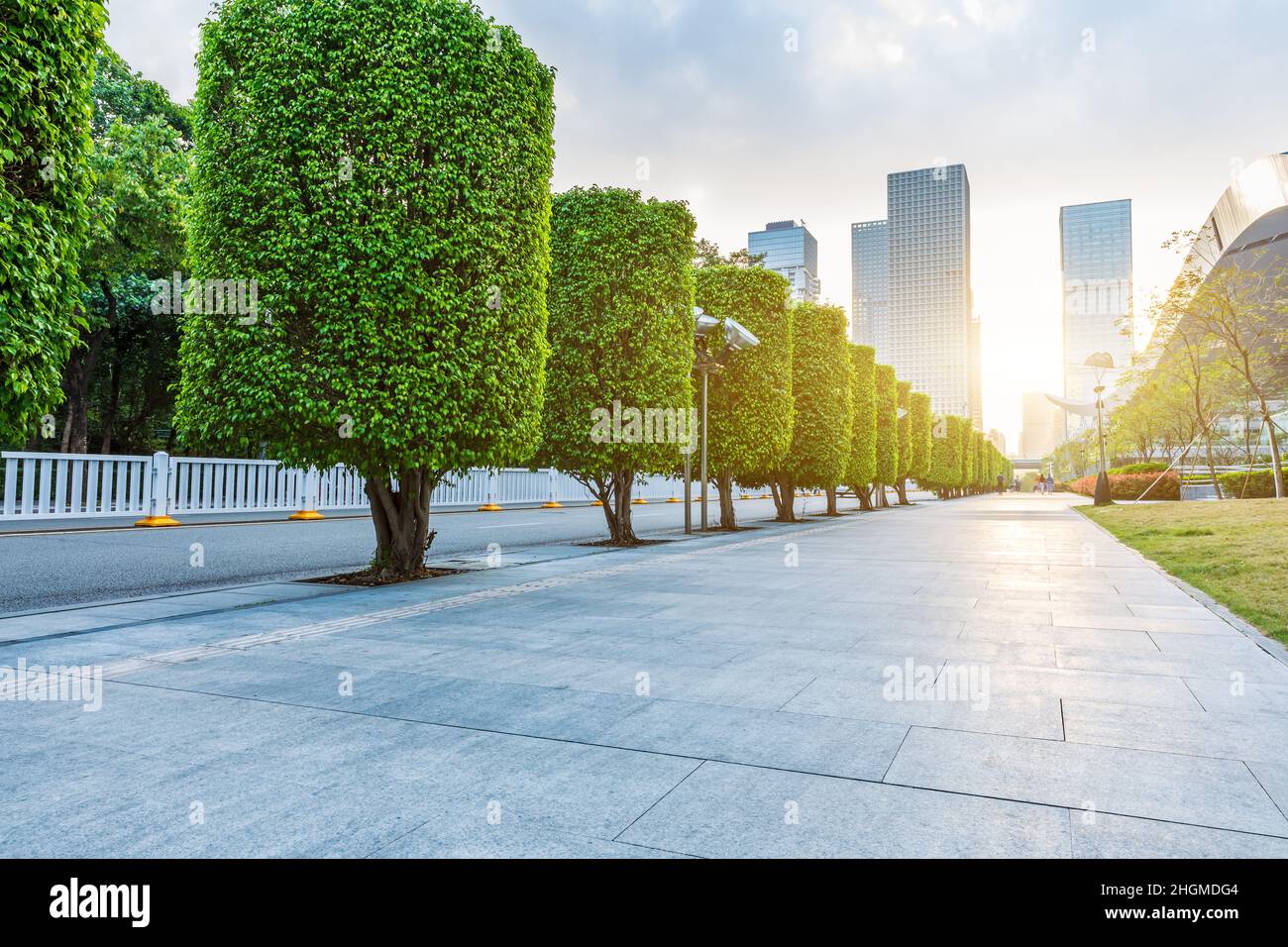 Empty urban street scene brick hi-res stock photography and images - Alamy