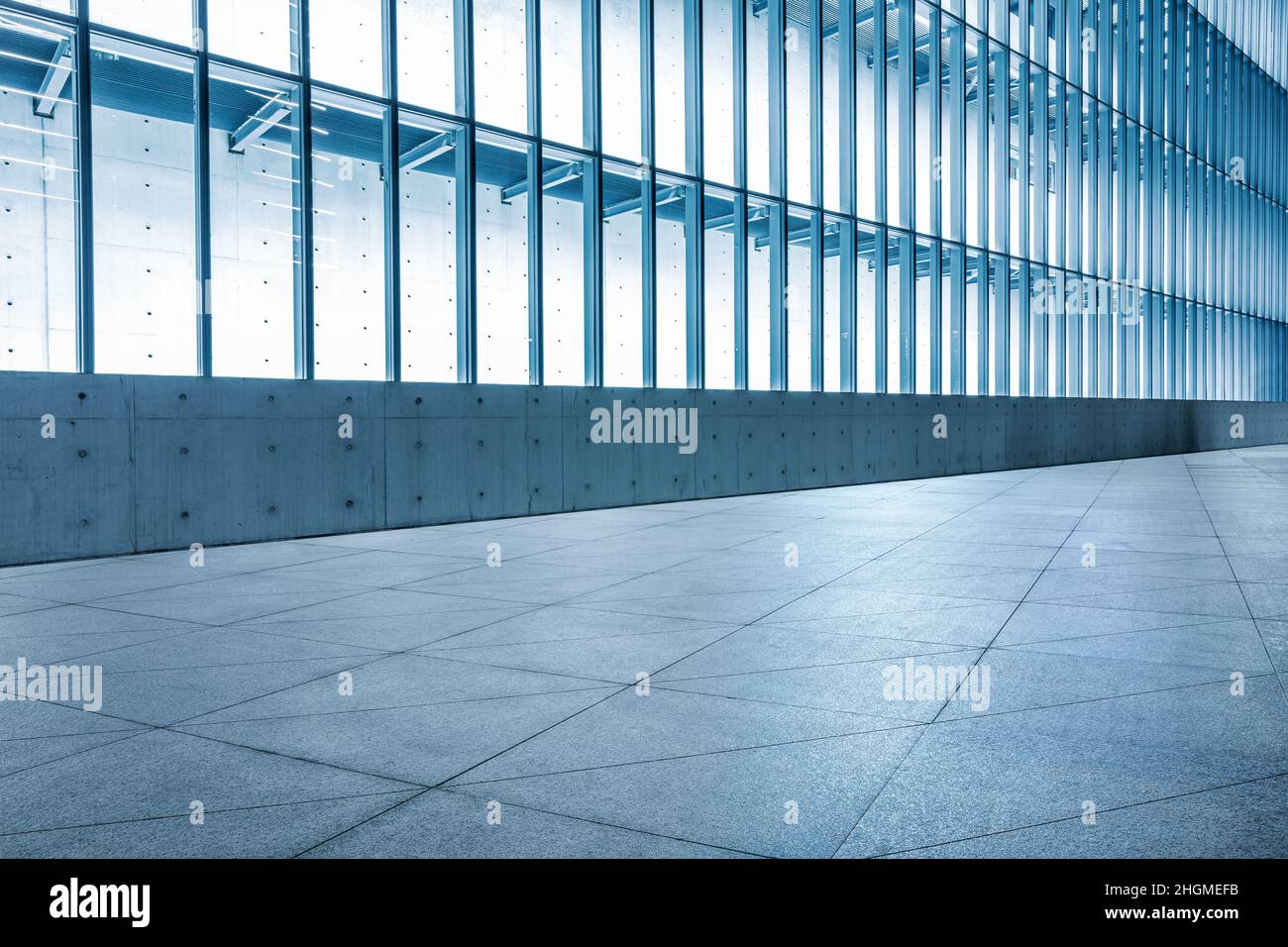 Skyscraper glass floor hi-res stock photography and images - Alamy