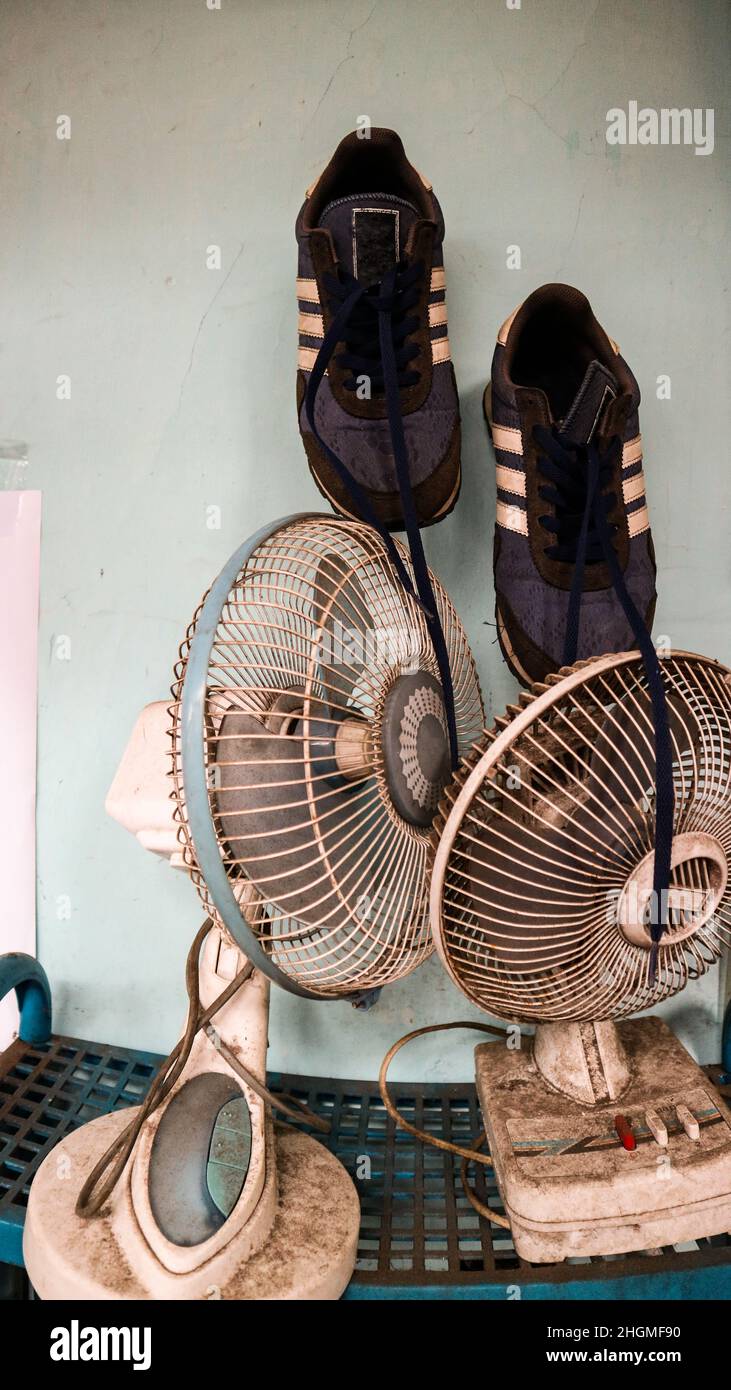 Broken fan hi-res stock photography and images - Alamy