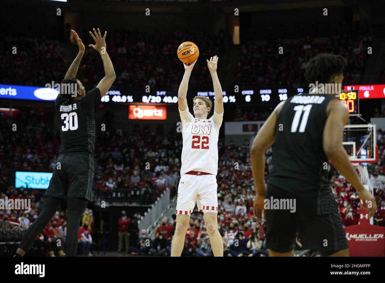 January 21, 2022: Wisconsin Badgers forward Steven Crowl (22) takes a 3 ...