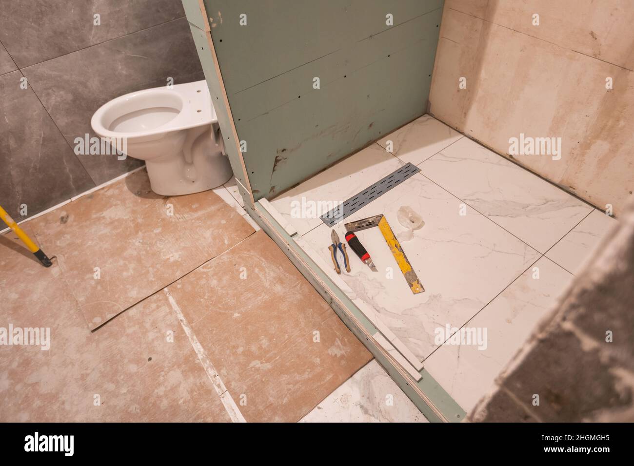 bathroom renovation and tiling, construction Stock Photo - Alamy