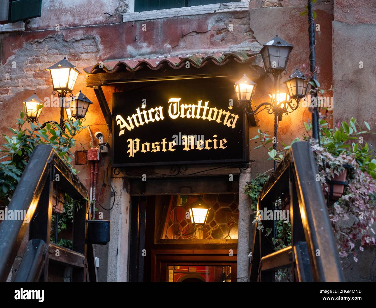 Trattoria sign hi-res stock photography and images - Alamy
