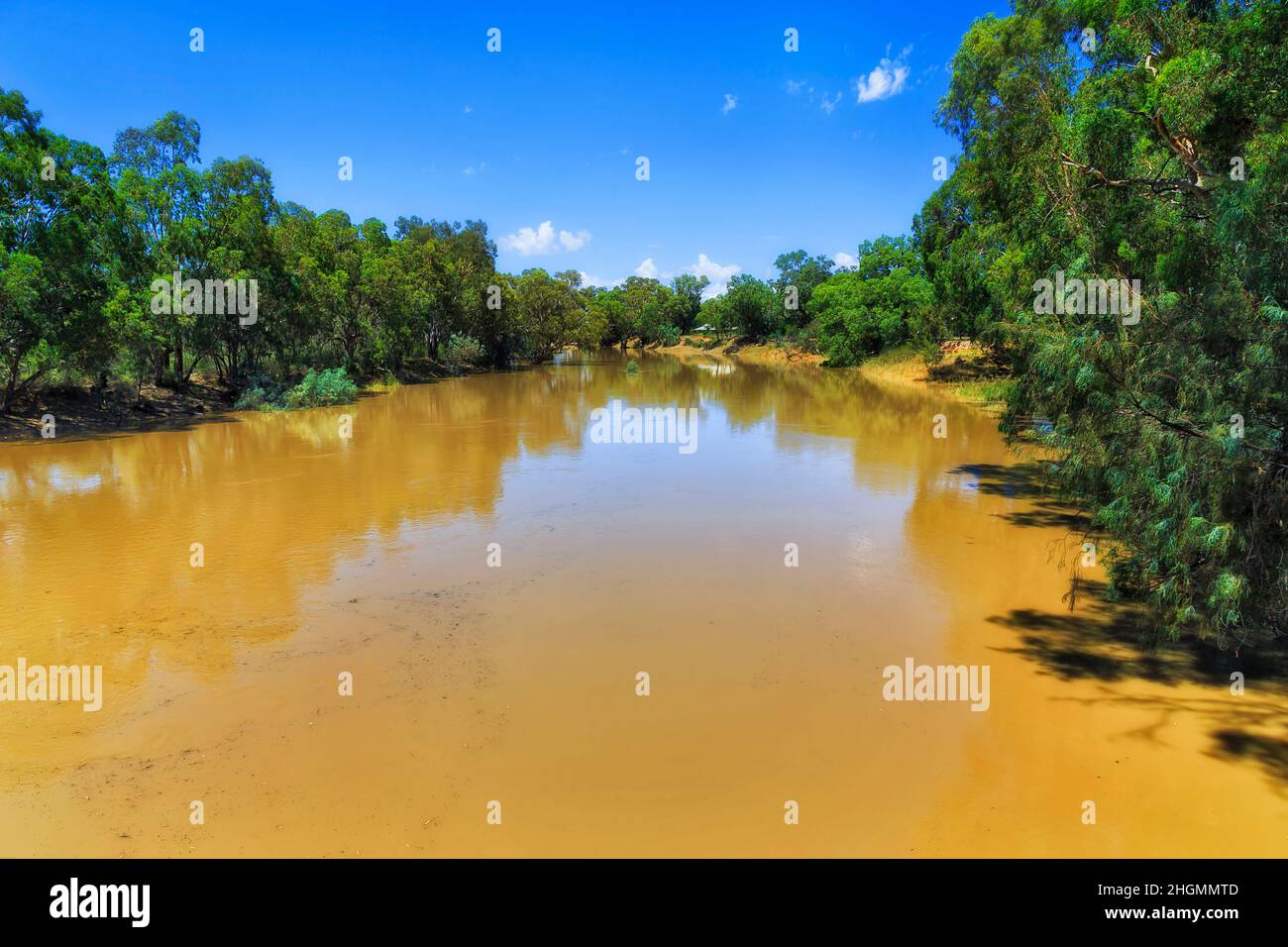 Watercourse of Darling river in Australian outback plains near ...