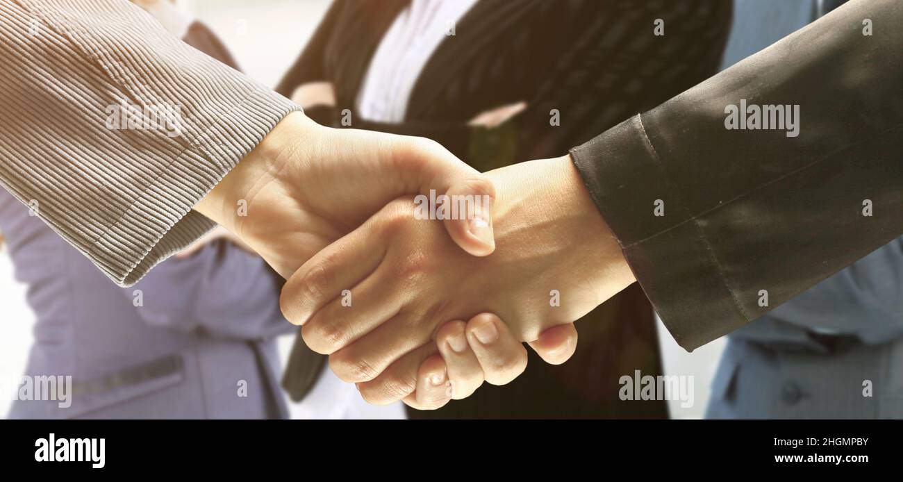 Business people shaking hands Stock Photo - Alamy