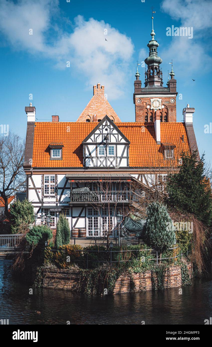 House beside the river hi-res stock photography and images - Alamy