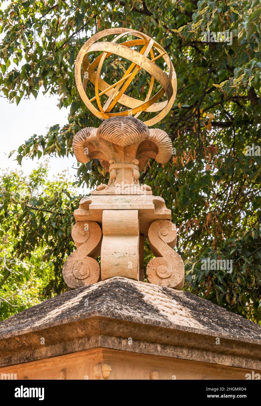 The Guardian sculpture, by Simon Verity created in 1992 near the ...