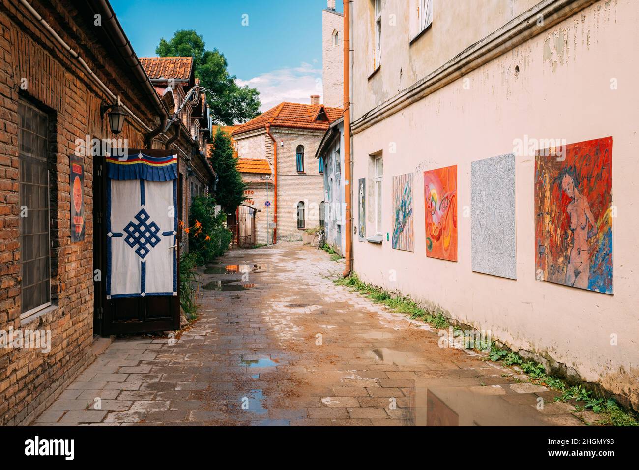 Lithuania vilnius old town paintings hi-res stock photography and ...