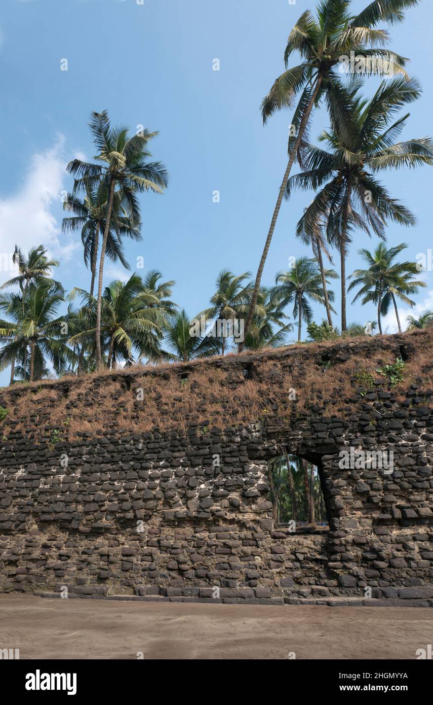 Revdanda fort hi-res stock photography and images - Alamy