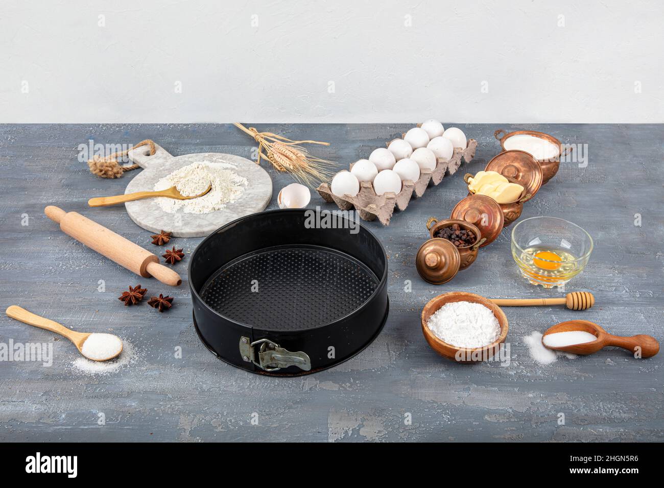 Cake preparation stage.Cake making stages. The process of making the ...