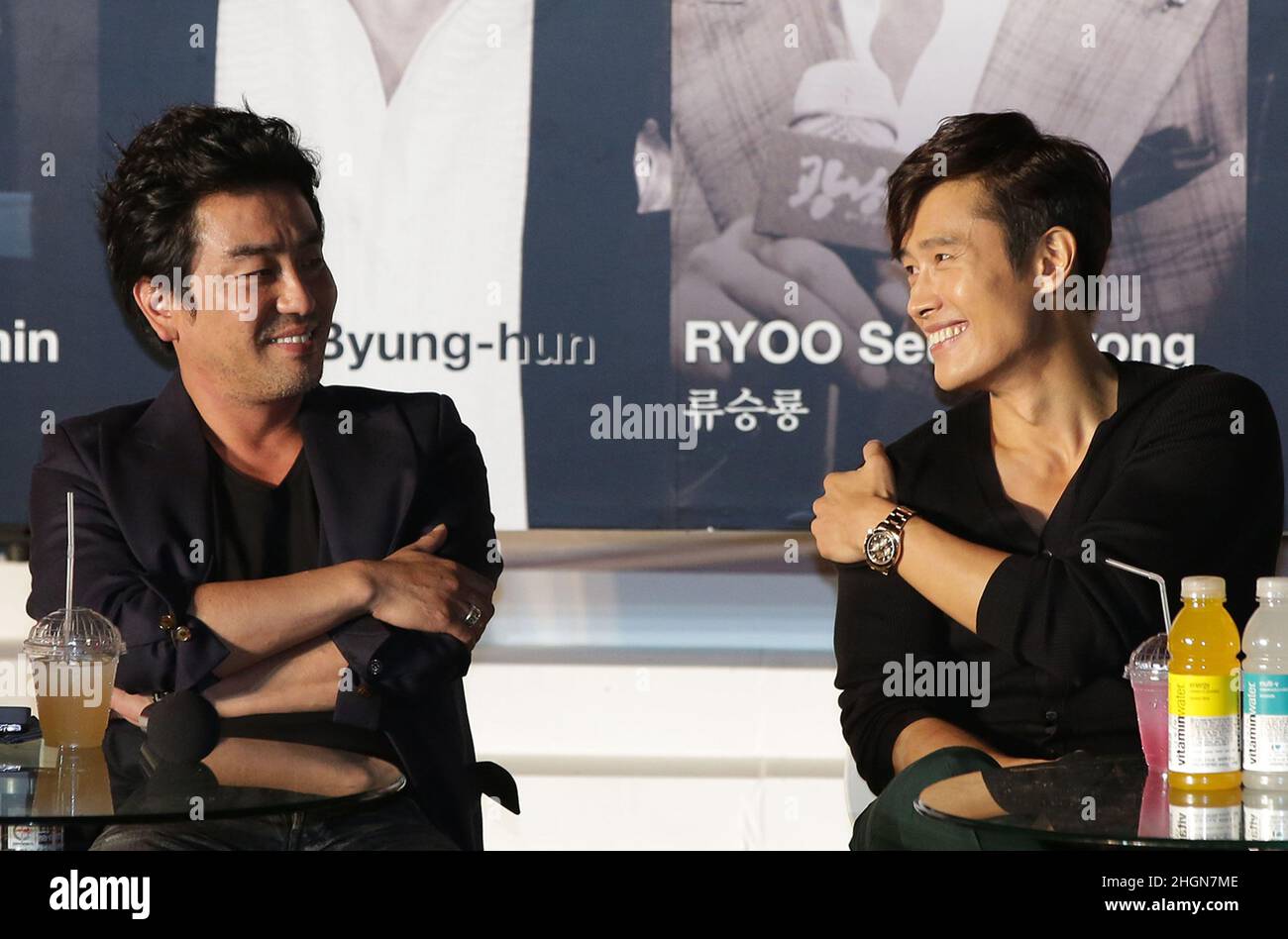 October 6, 2012 - Busan, South Korea : Actor Ryu Seung Ryong and Lee ...