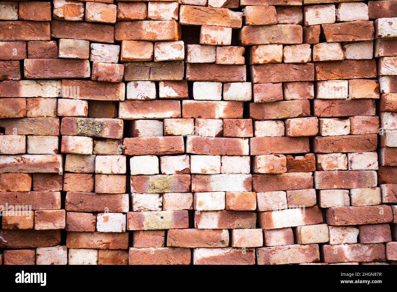 Red coloured bricks hi-res stock photography and images - Alamy