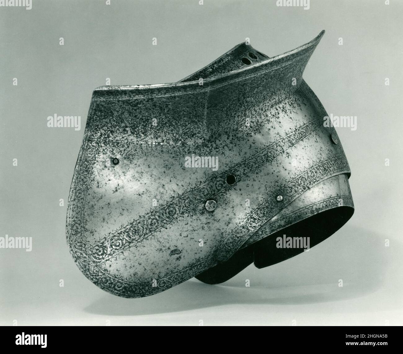 Left Shoulder Defense (Pauldron) ca. 1510–15 Niccolò Silva. Left ...