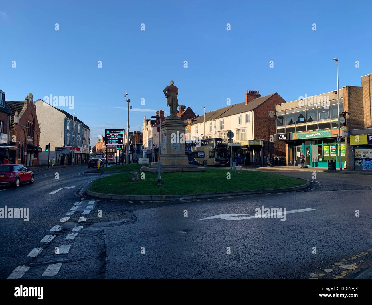 Northampton Abington Square Charles Bradlaugh Statue people died in the ...