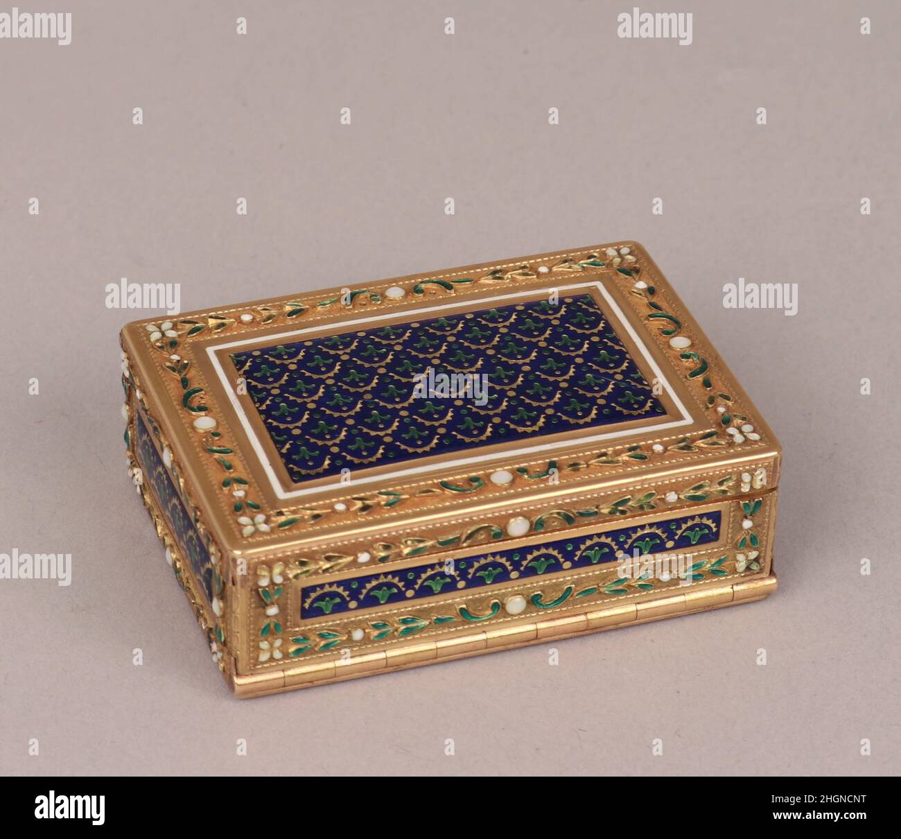 Enamel patch box hi-res stock photography and images - Alamy