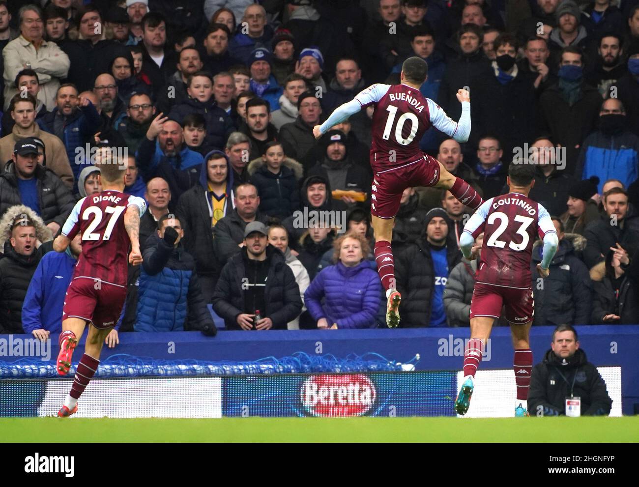 Football fans angry premier hi-res stock photography and images - Alamy