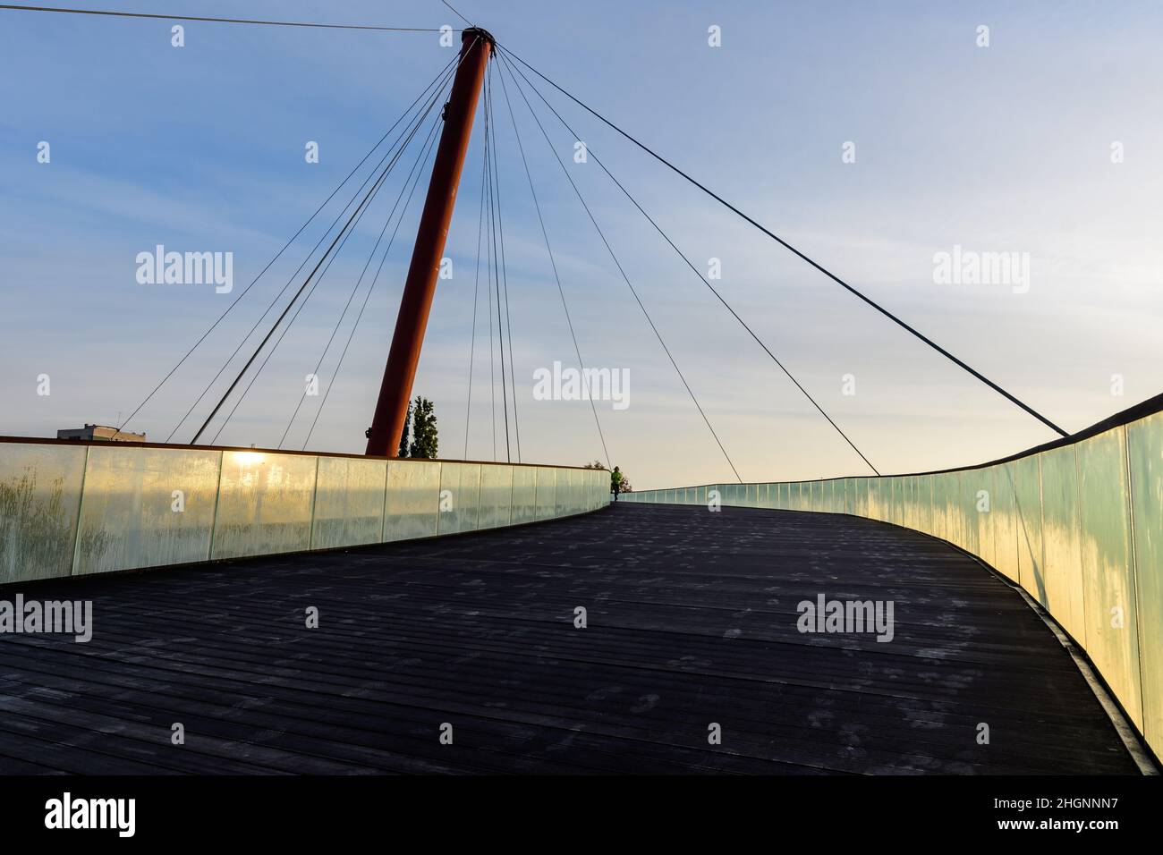 Suspended pathway hi-res stock photography and images - Alamy