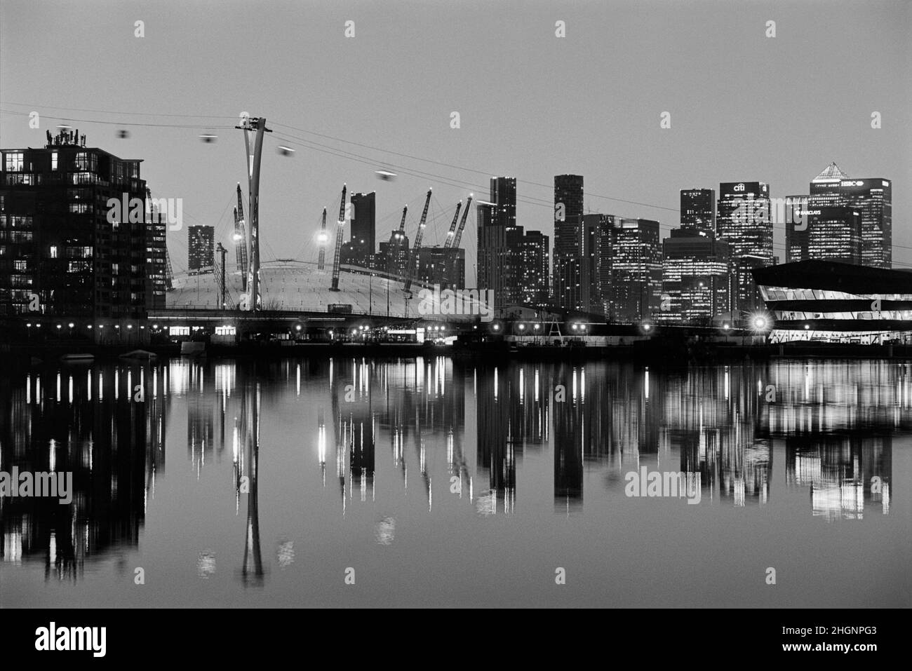 Canary Wharf, Emirates Cable Car Crossing and the O2 Arena, illuminated ...