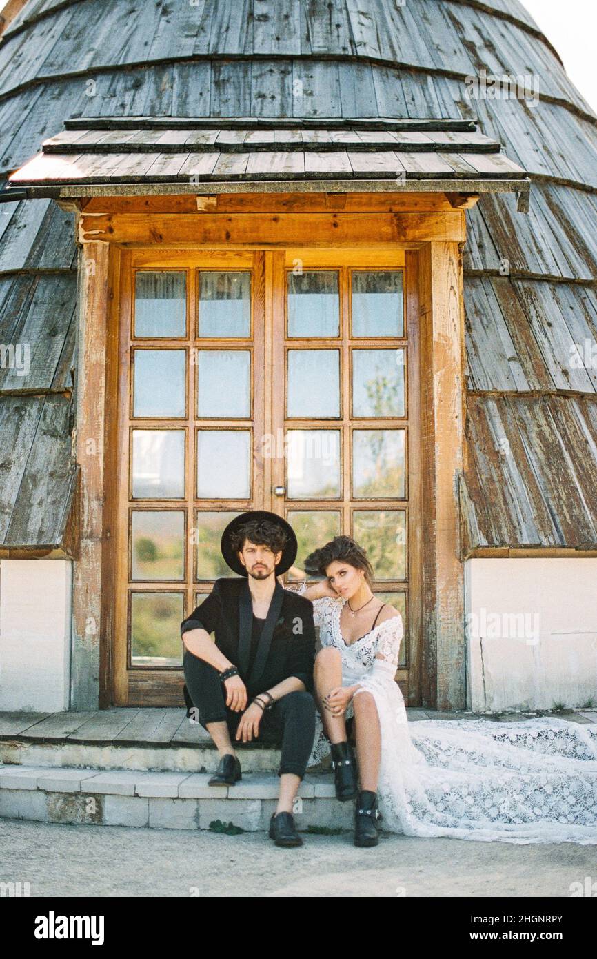 Couple wedding threshold hi-res stock photography and images - Alamy