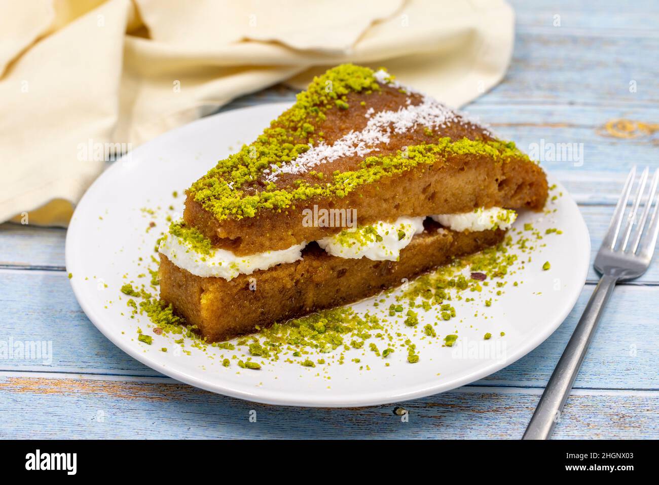 Turkish Traditional Dessert Ekmek Kadayif / Bread Pudding. Ramadan ...
