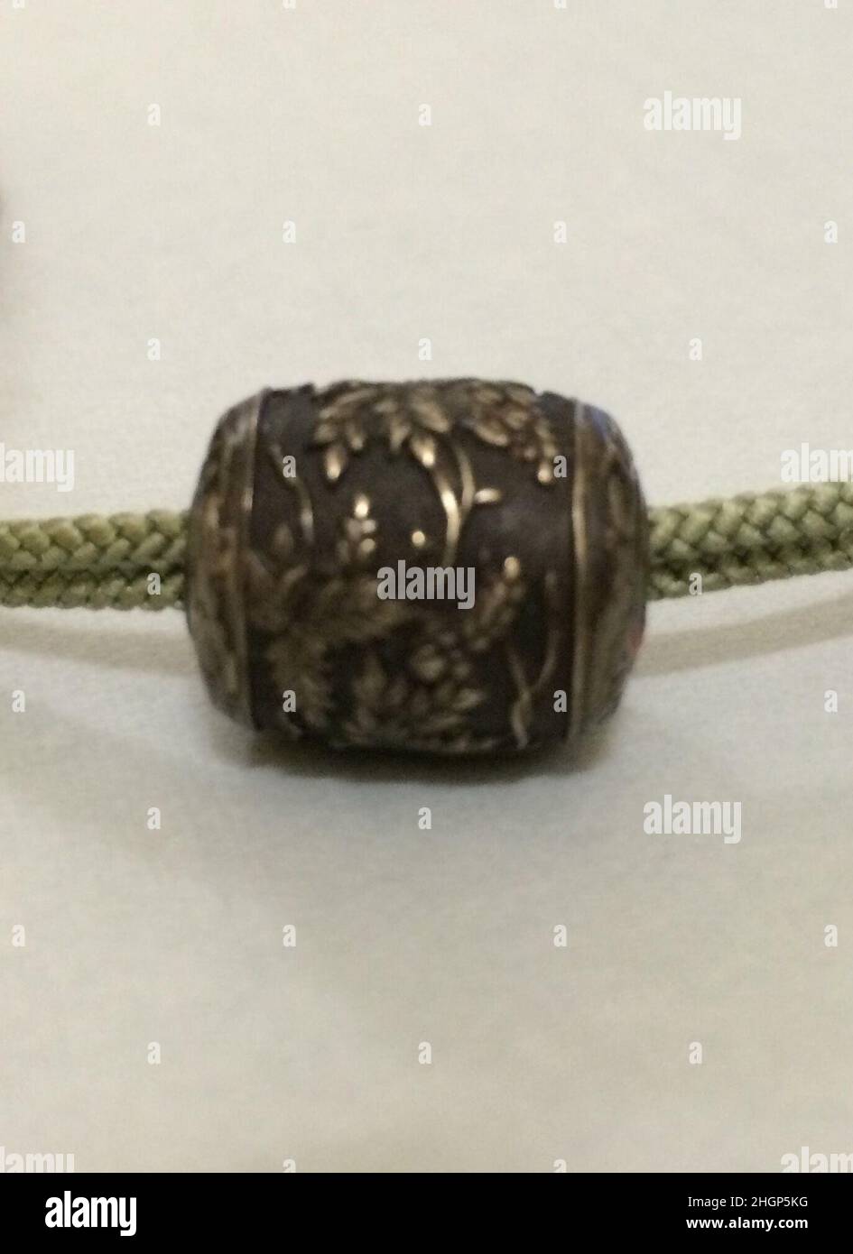 Metal ojime hi-res stock photography and images - Alamy