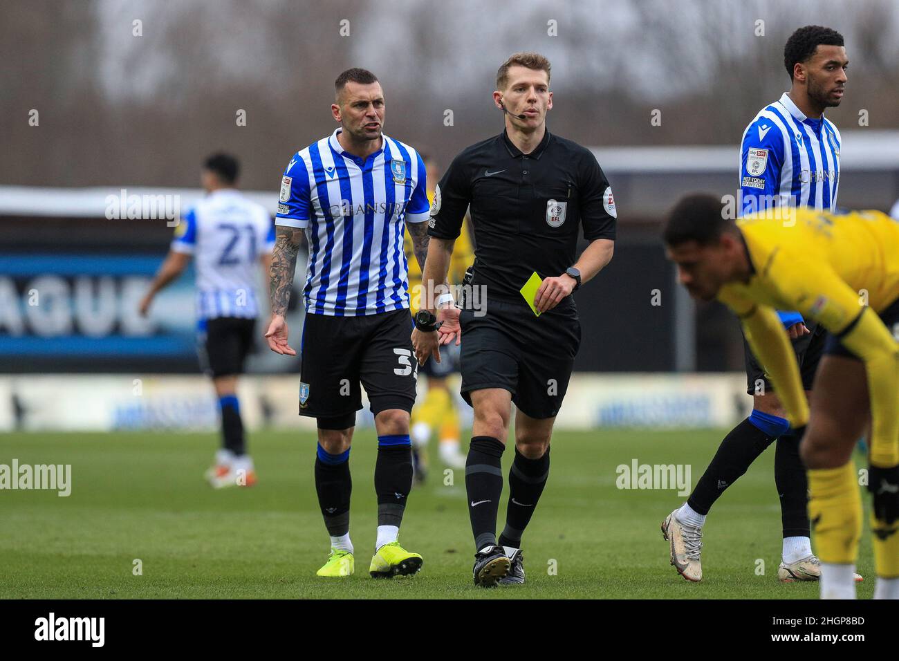 Football referee alan young hi-res stock photography and images - Alamy