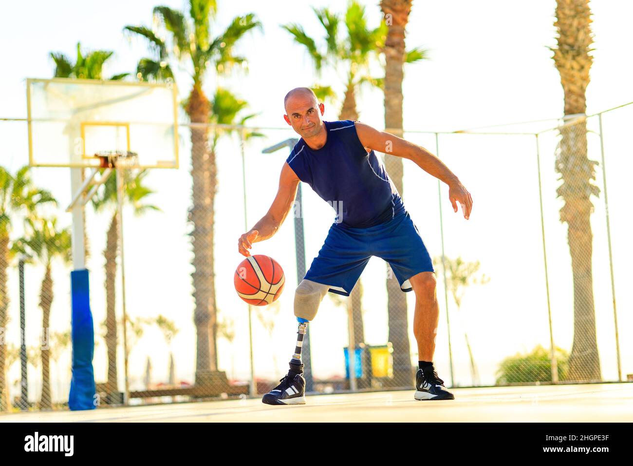 Basketball player amputated leg hi-res stock photography and images - Alamy