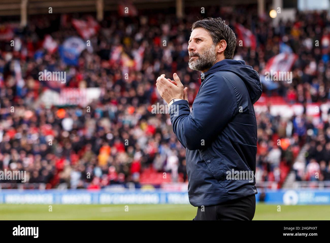 Portsmouth danny cowley hi-res stock photography and images - Alamy