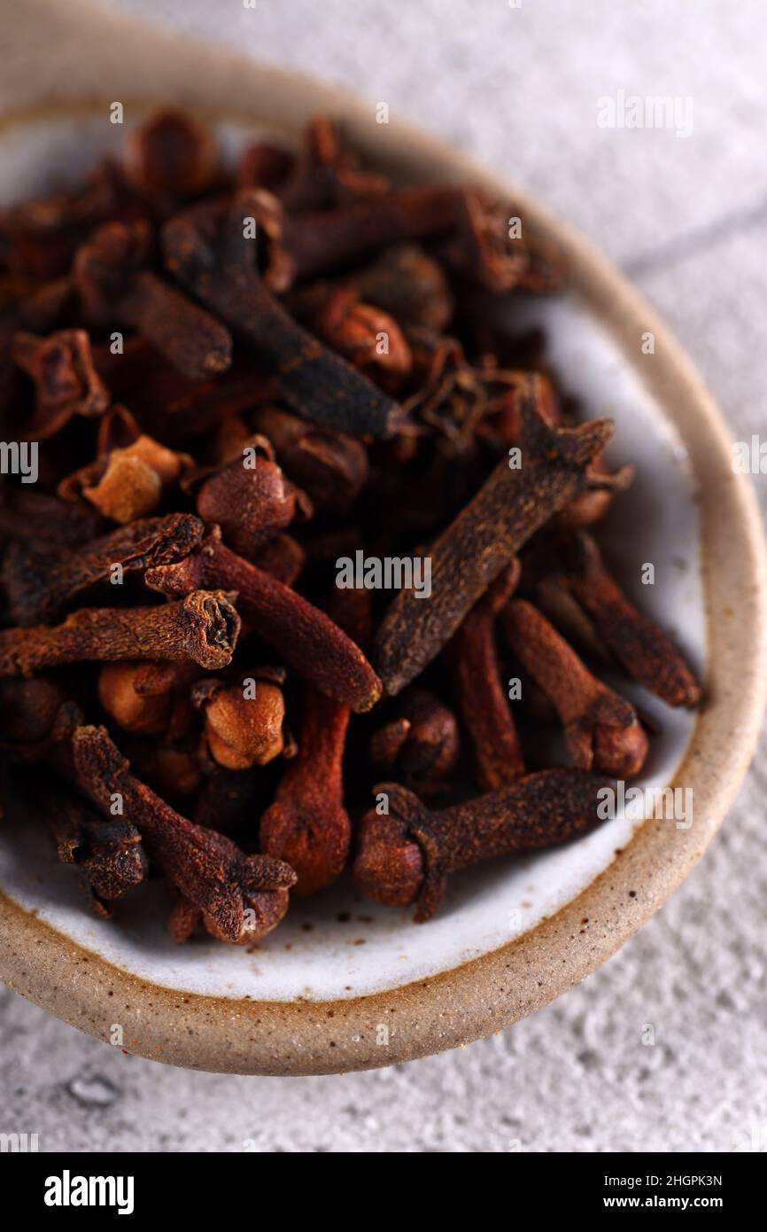 spices fragrant cloves for seasoning food Stock Photo - Alamy